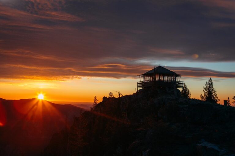 The Best Fire Lookout Hikes in Washington: History, Views & Overnight ...