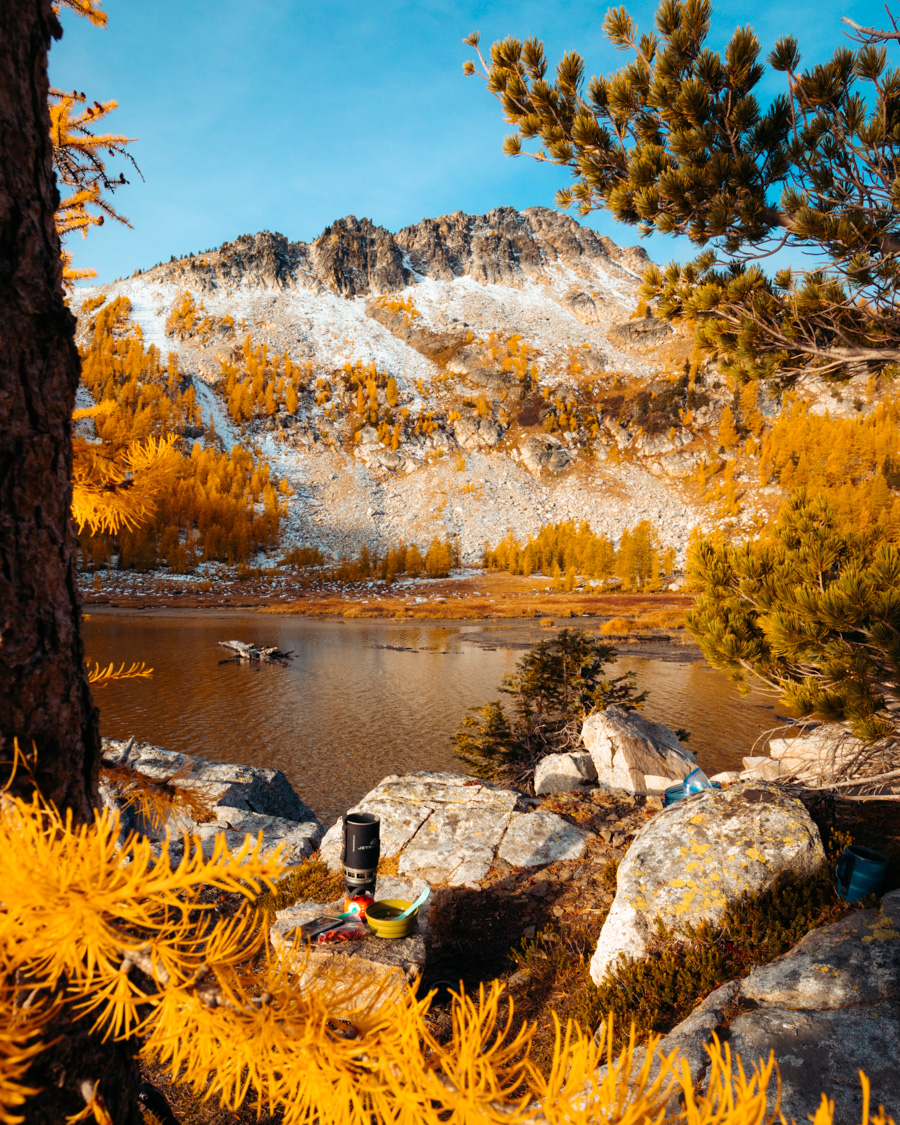 Best Golden Larch Hikes in Washington: When & Where to See Fall Colors ...