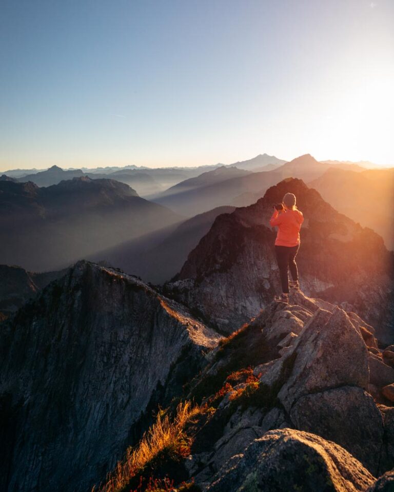 11 Epic Hikes on the Mountain Loop Highway (Washington Trail Guide ...